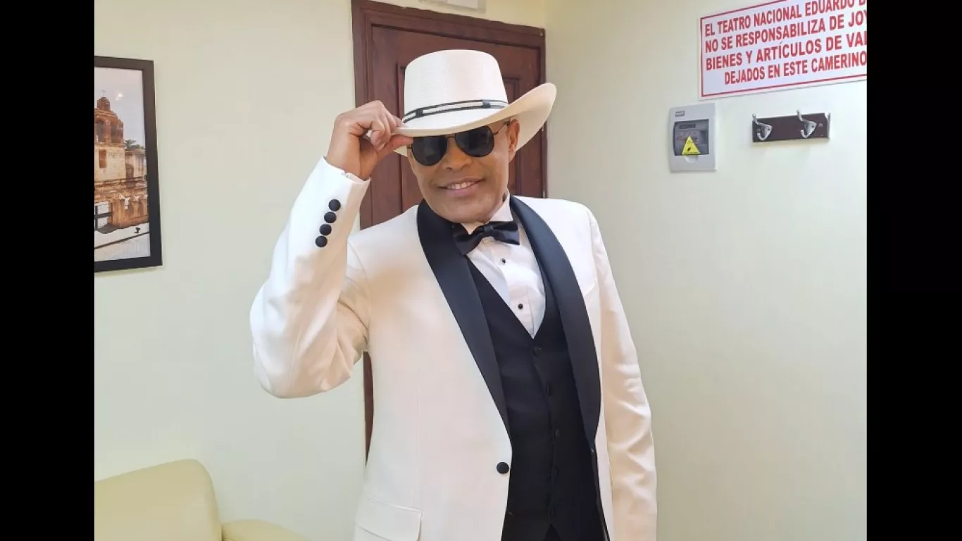 Confirman muerte del cantante Rubby Pérez tras colapso del techo en discoteca de Santo Domingo